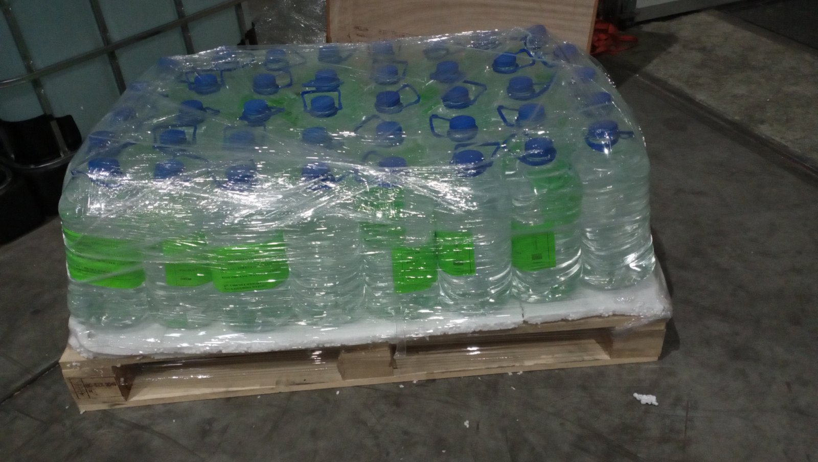 Stuffing container - Container transport, cargo handling operations ...