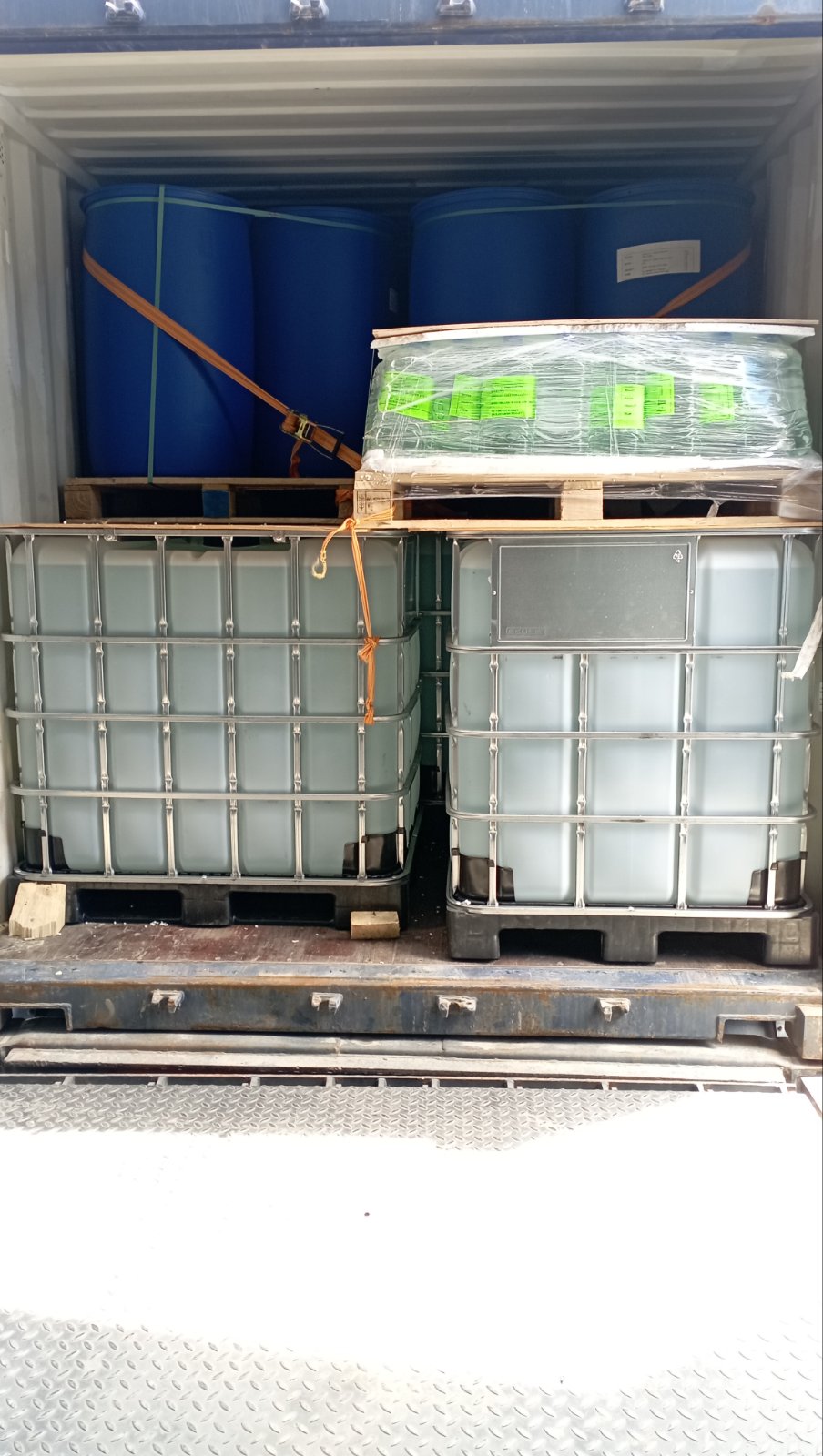 Stuffing container - Container transport, cargo handling operations ...