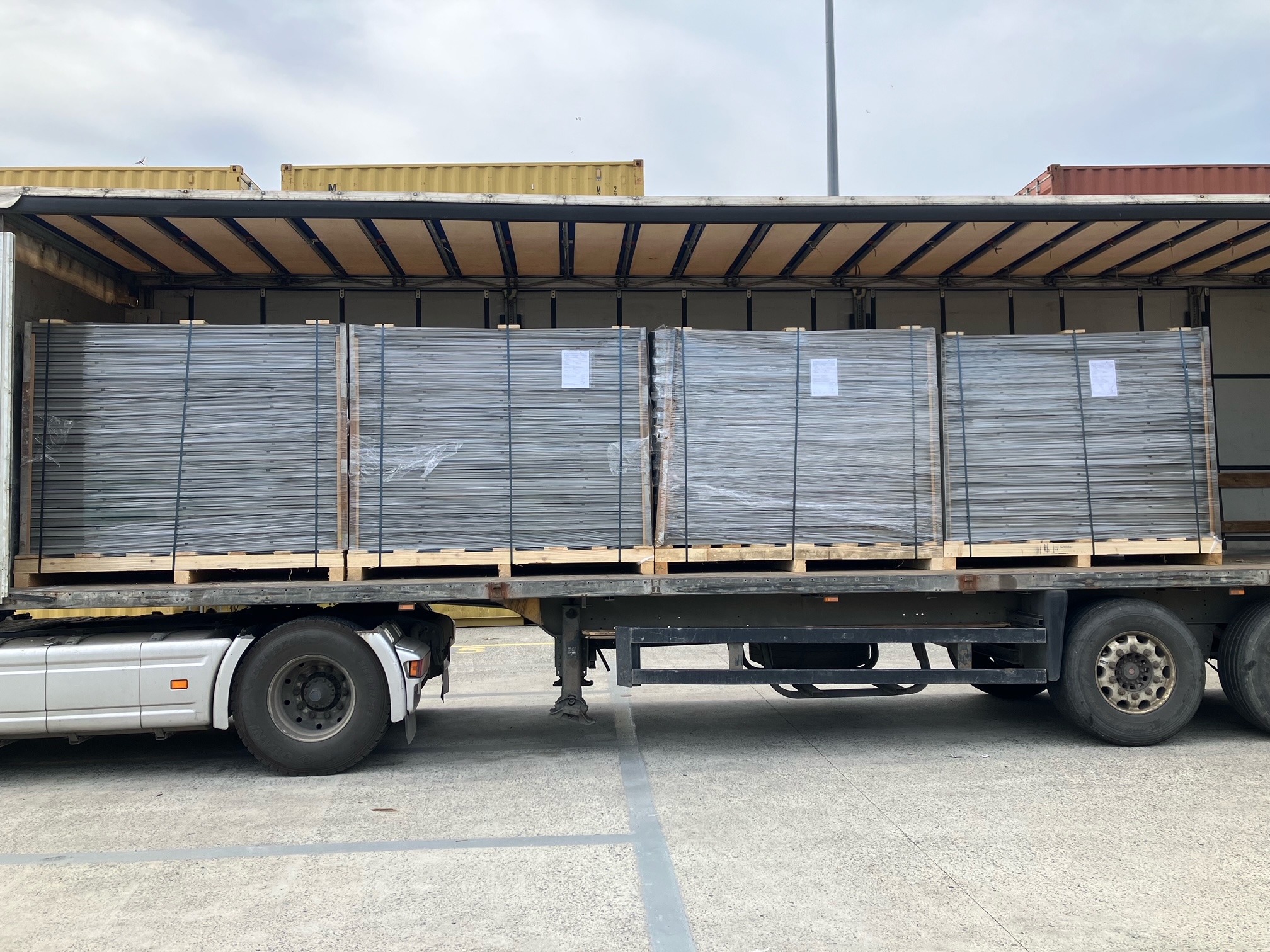 Stuffing container - How we managed to fully load a container at the ...