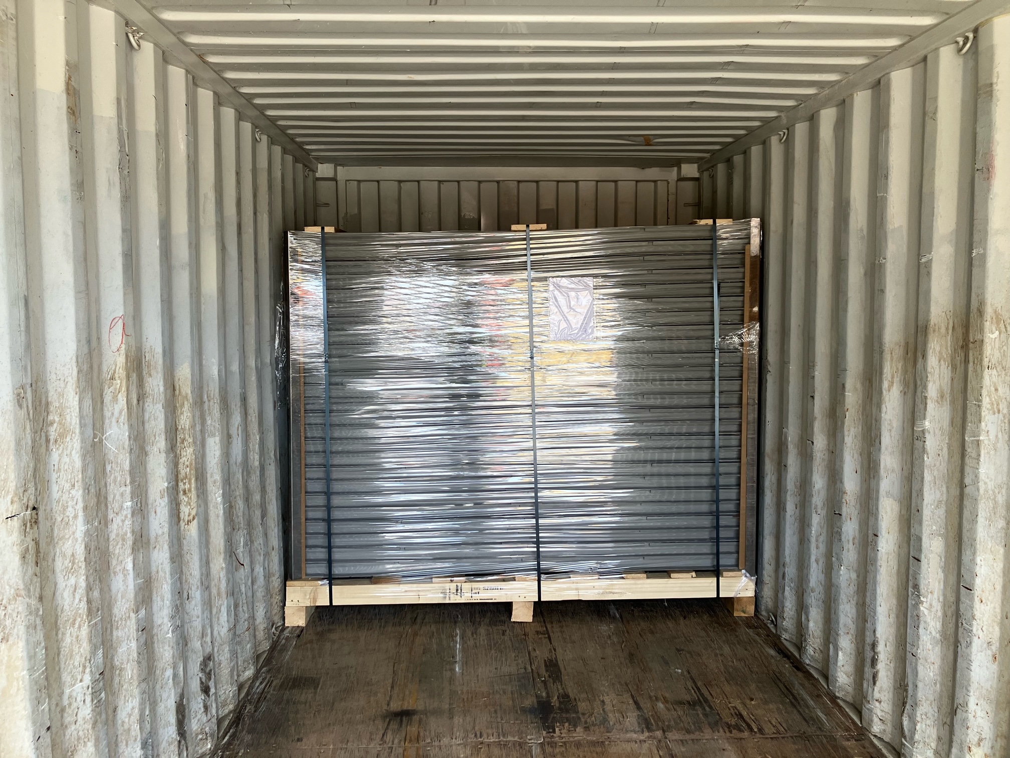 Stuffing container - How we managed to fully load a container at the ...